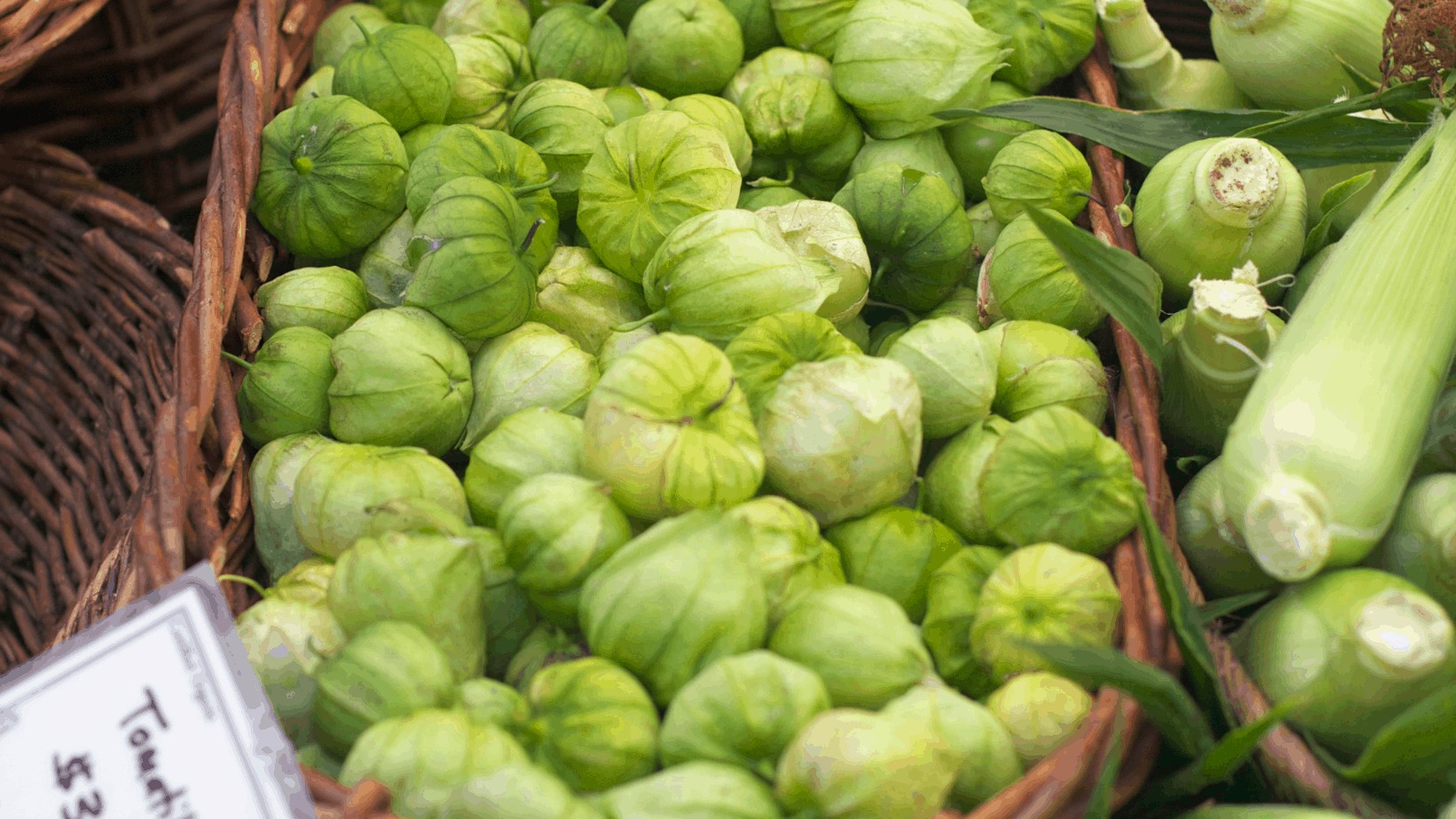 Easy Avocado Tomatillo Salsa (Avocado Salsa Verde) » Hangry Woman®